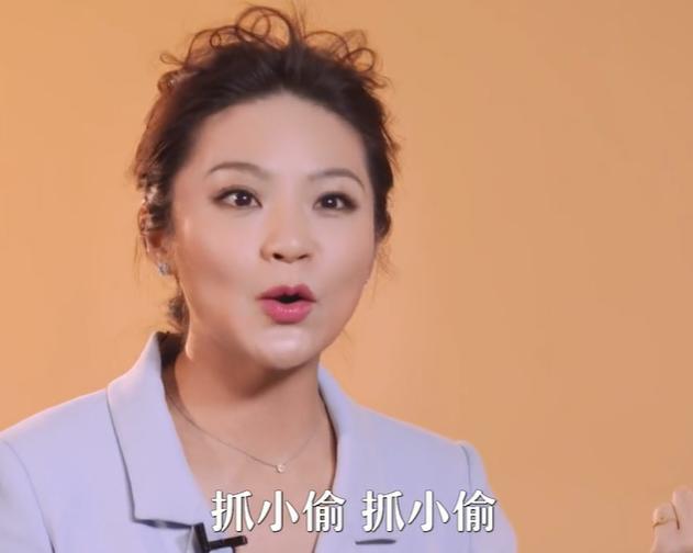 CCTV host Meng Shengnan: 42 years old and still unmarried and childless ...