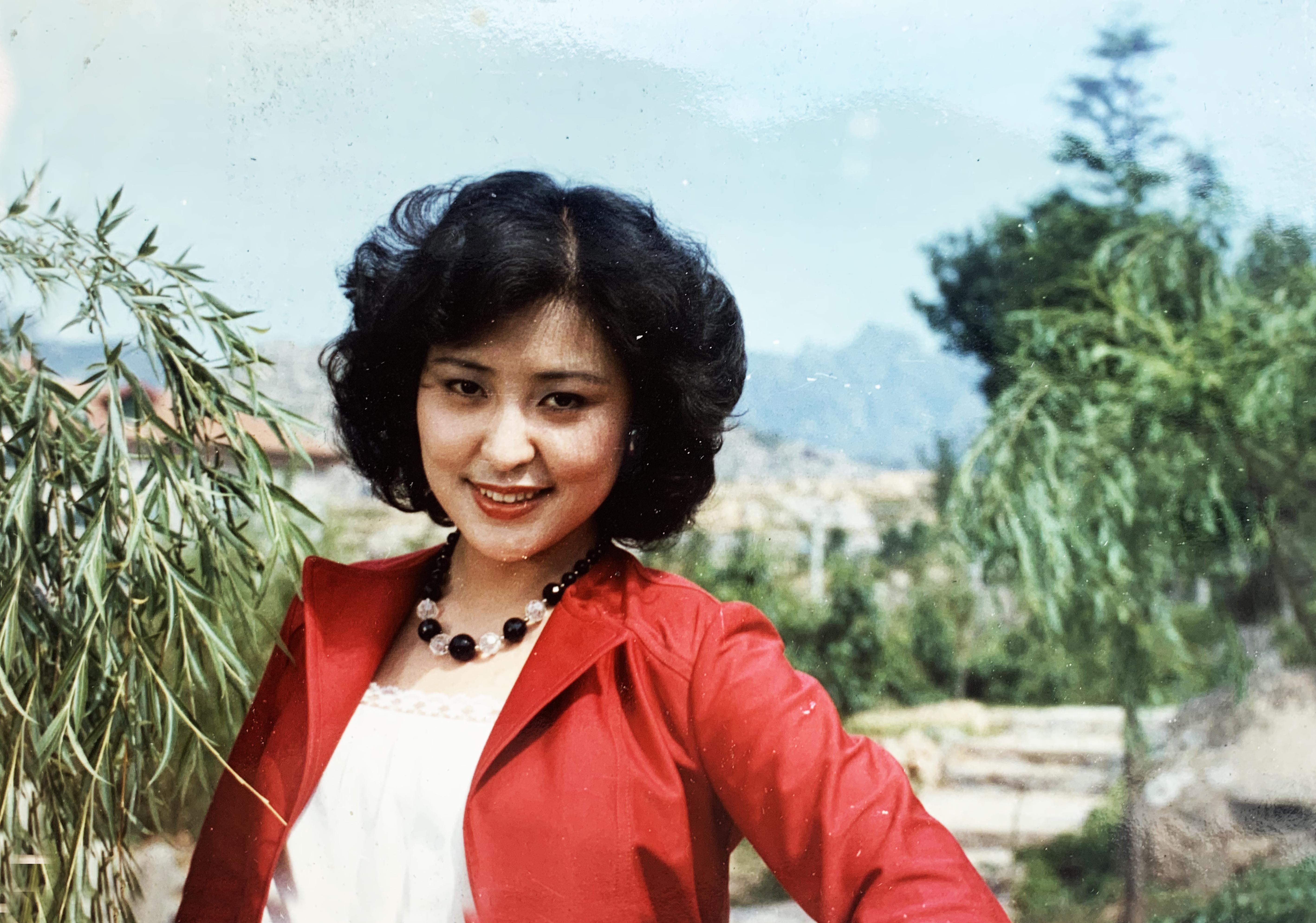 In the 1980s, she became famous in the music world by singing popular ...