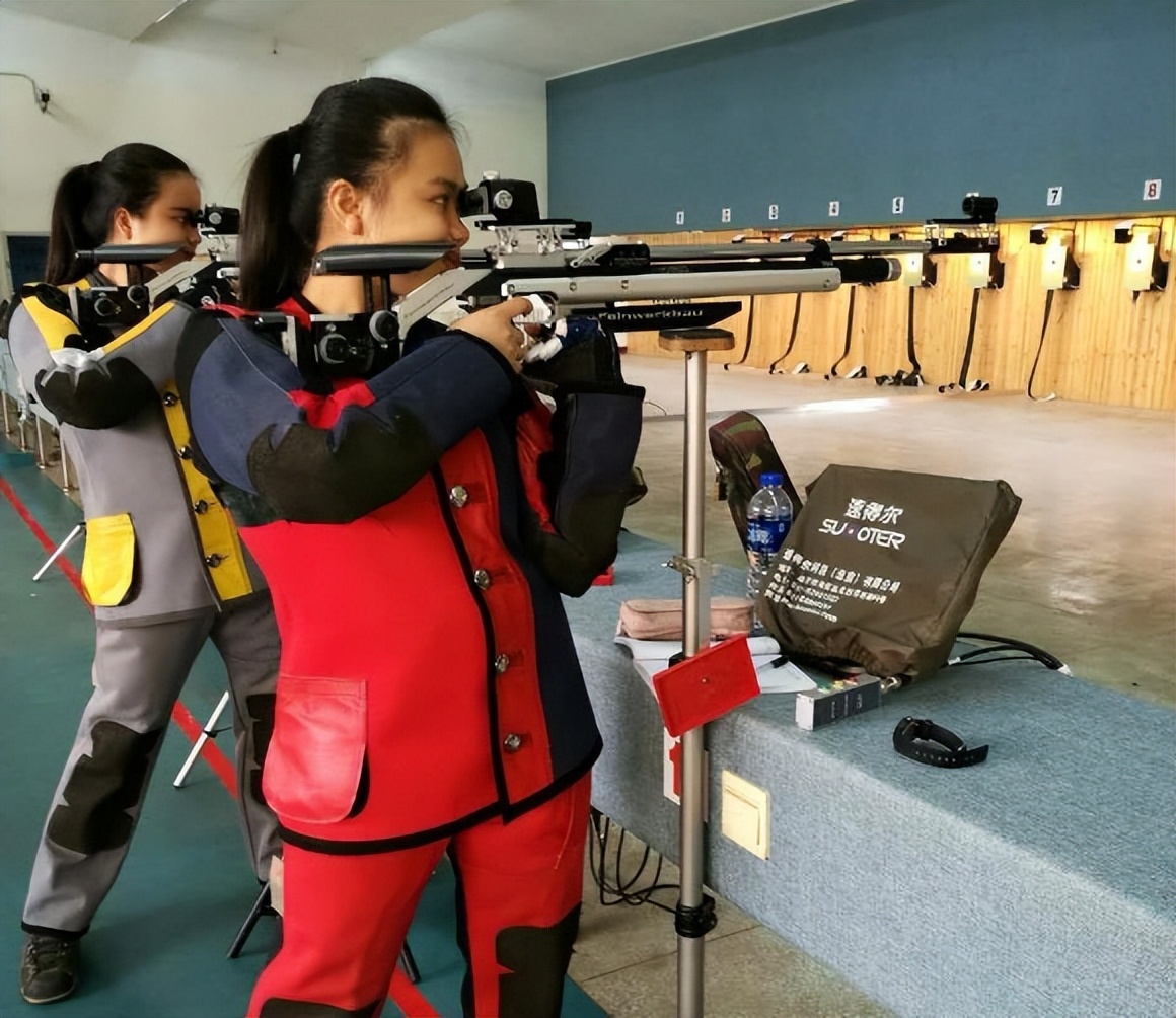 A sniper can easily kill an enemy a thousand meters away. Why not ...