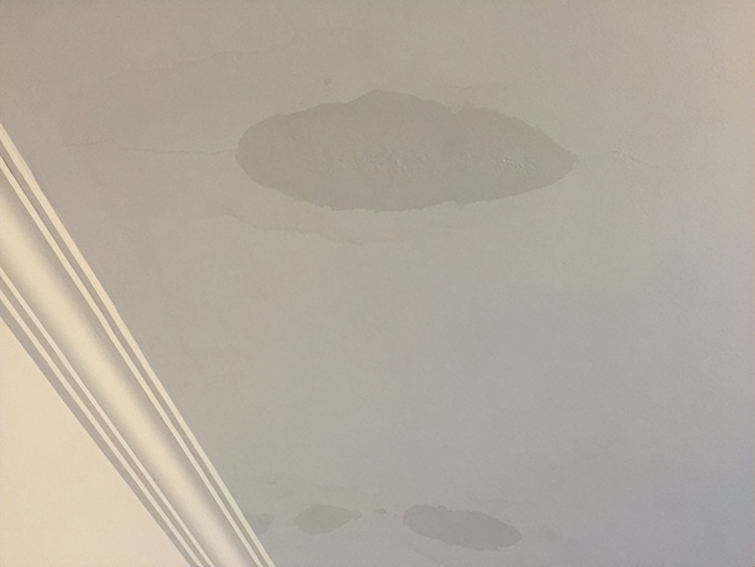 How to deal with water seepage in the ceiling? The way to save worry ...
