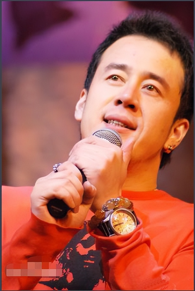 Yang Kun, it doesn't matter if he took the little beauty to eat ...