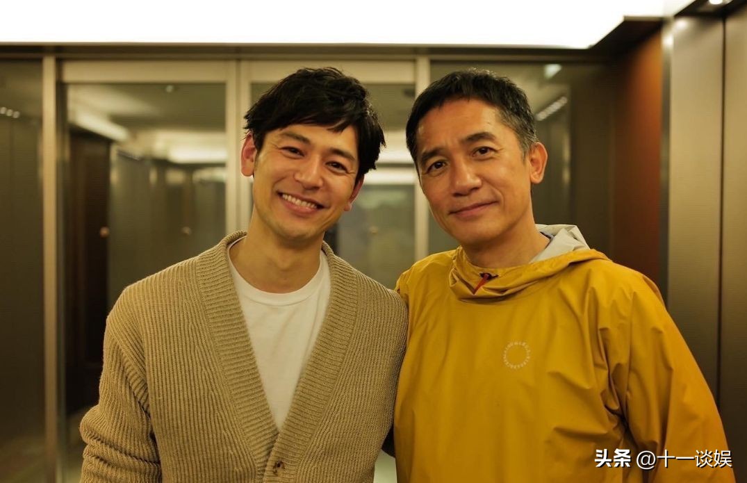Liang Chaowei and his wife and husband Mu Cong had afternoon tea - iNEWS