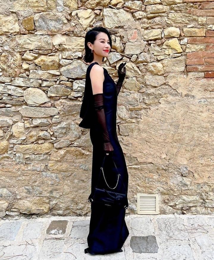 Myolie Wu is beautiful, borrowing Wu Qianyu's wedding venue, and ...