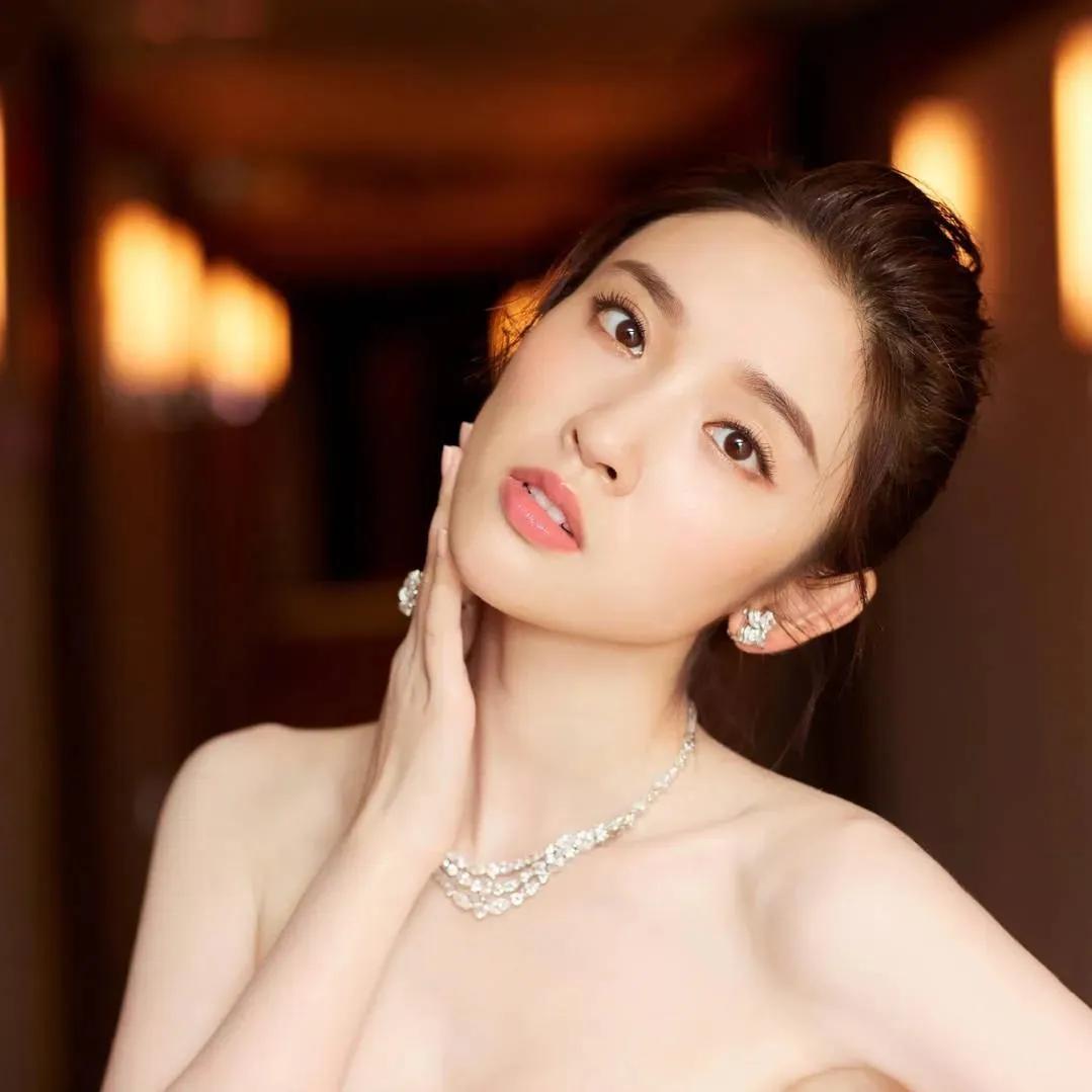 Wang Xiaobo: Pursue the authenticity of life and explore the joy of life - iNEWS