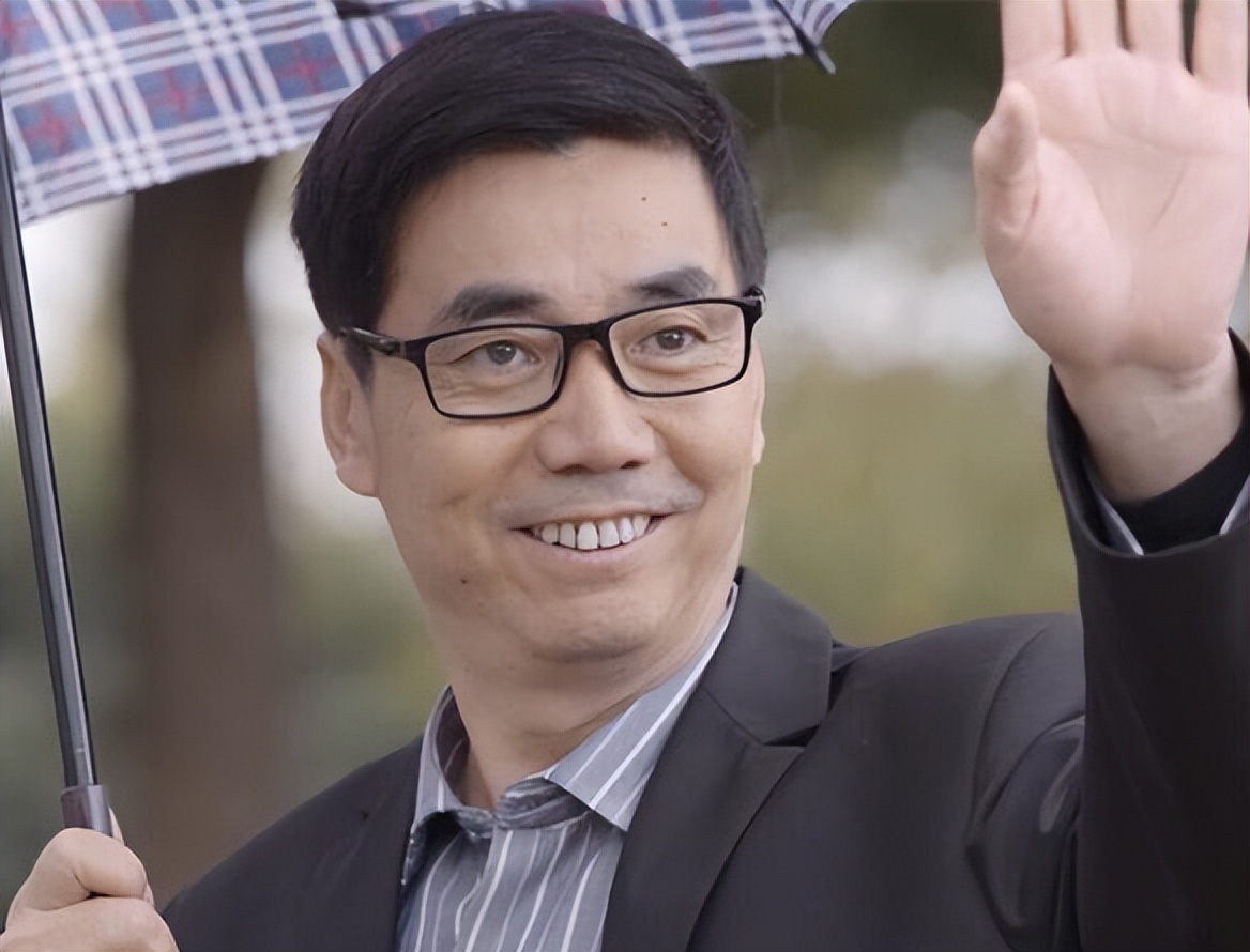 Fan Ming: Married a second-married female president who is 6 years older than him, and treats ...