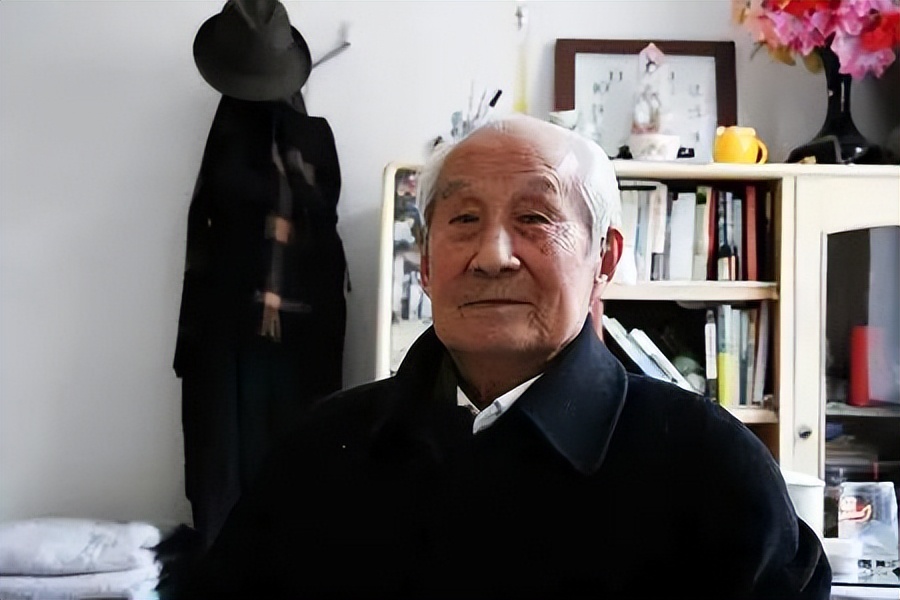 "Military Harbor Night" Su Xiaoming: He gave up his career at his peak ...