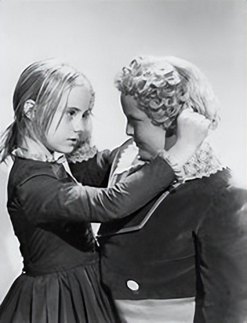Mia Wasi breaks out, a tormented orphan, growing up in England - iNEWS