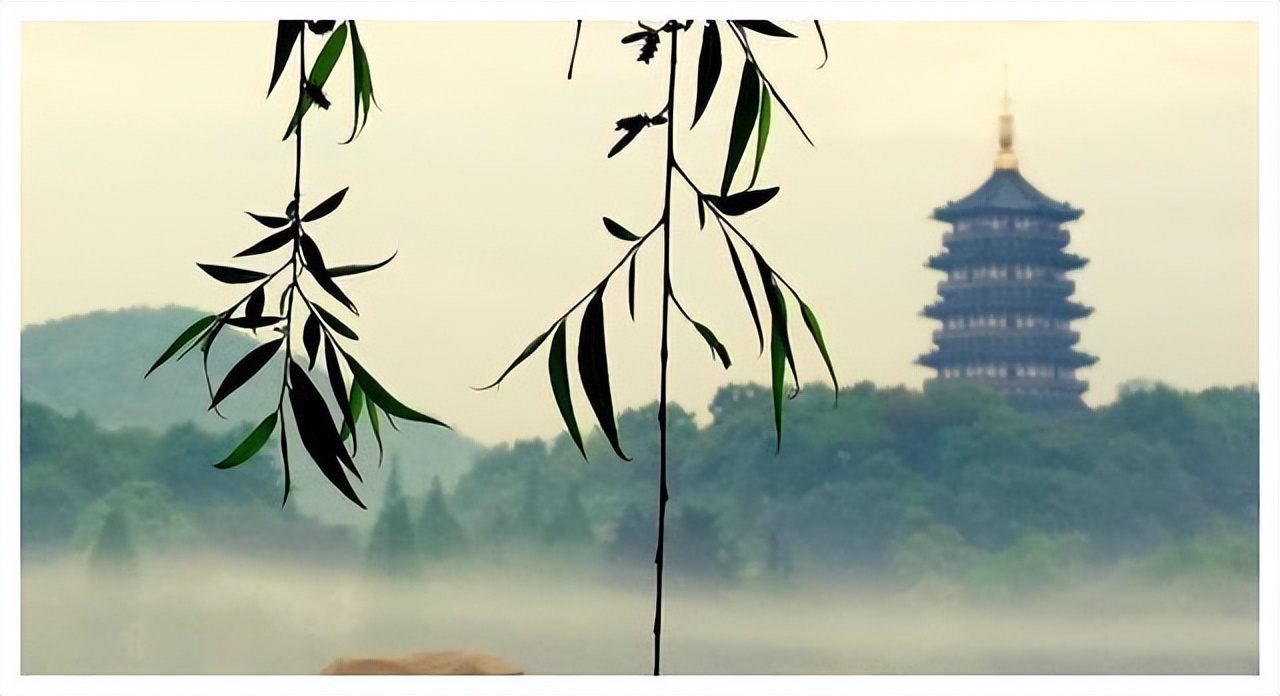 Eternal Absolutely "Smoke Lock Pond Willow", the first couplet contains ...