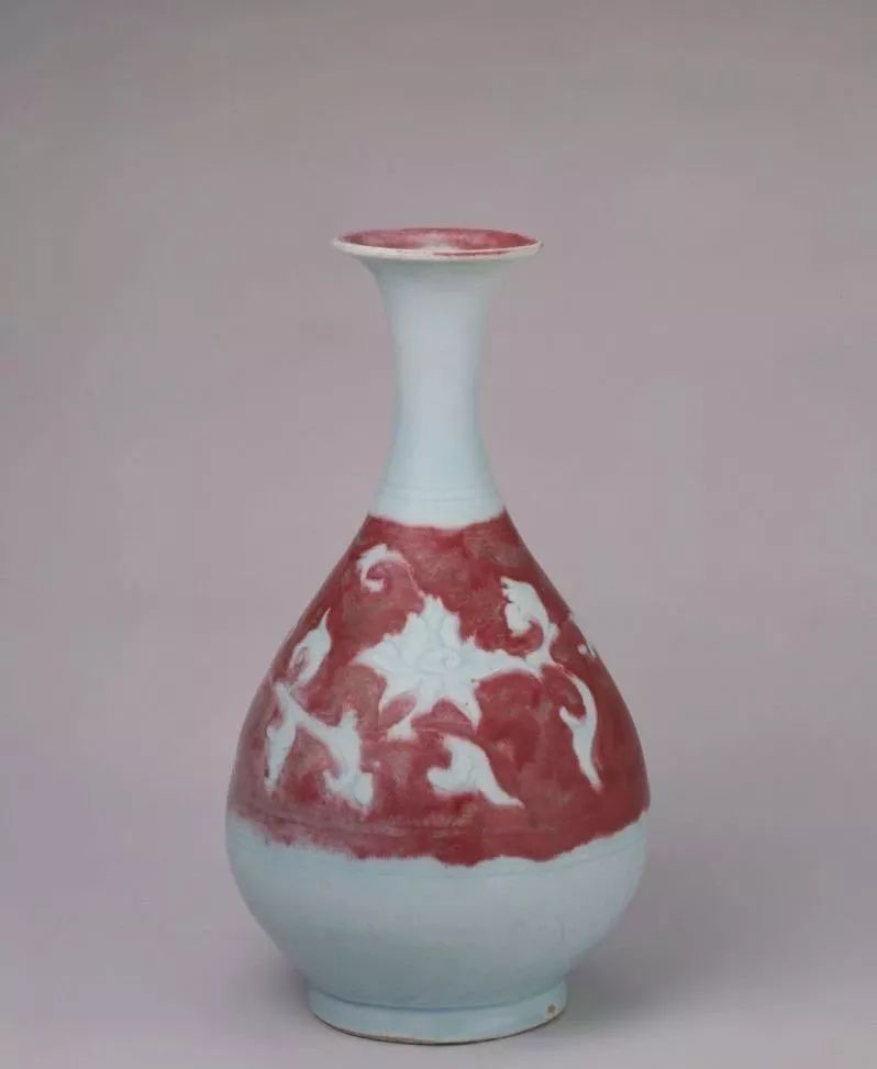Nobility in Porcelain - Underglaze Red - iNEWS