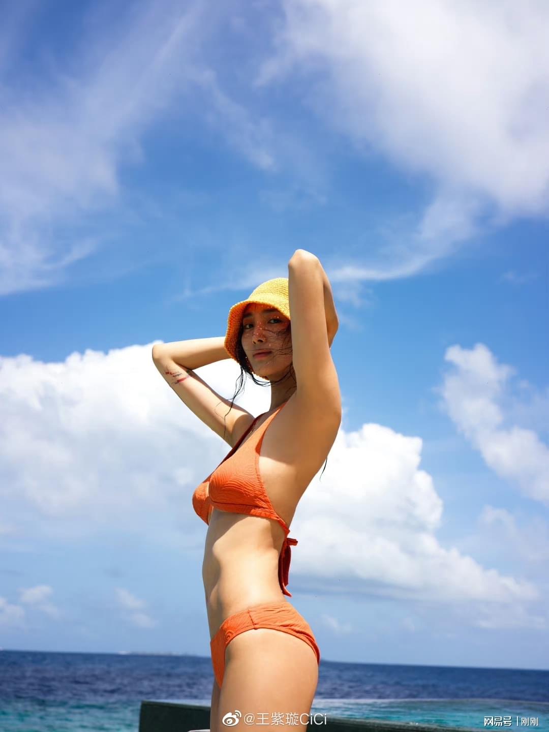 Wang Zixuan stunning swimsuit photos - iNEWS