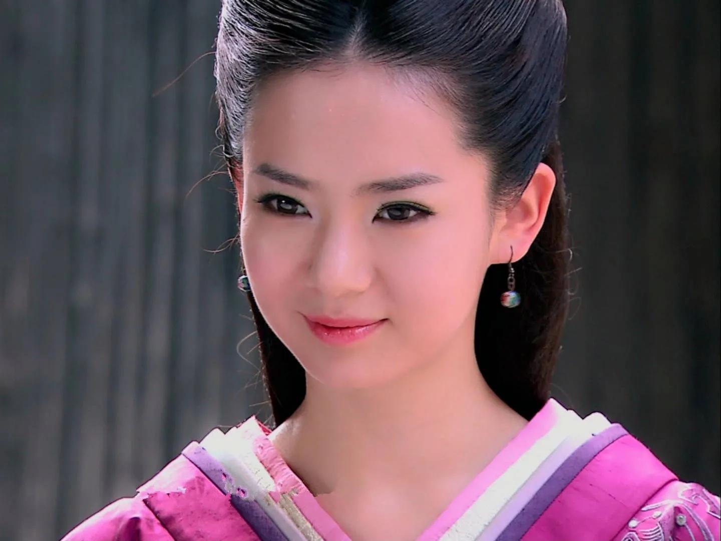 The first person to raise a male favorite, adopt a son to become a ...