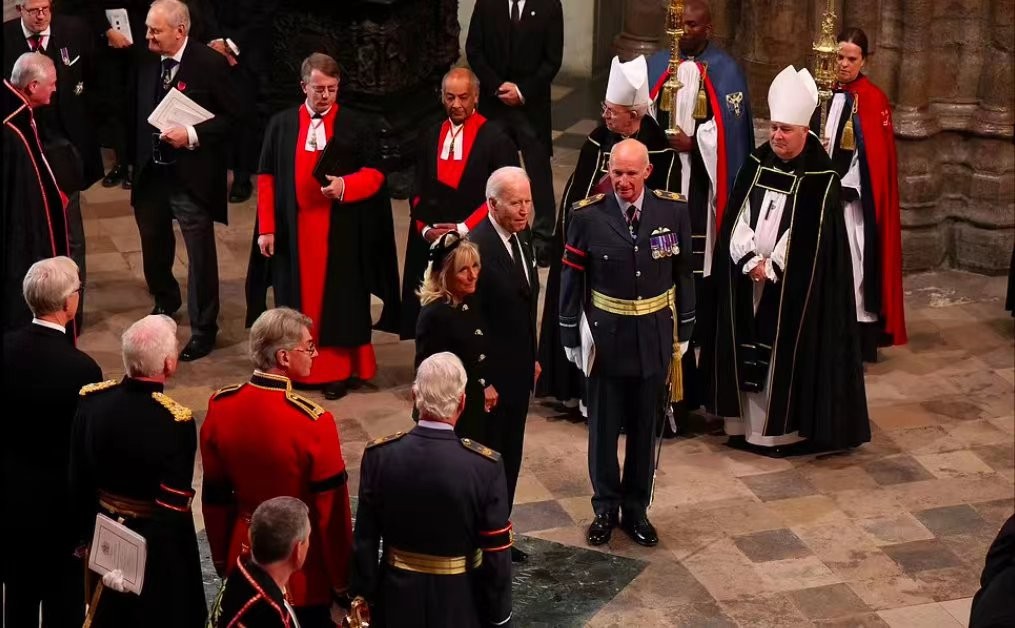 The Queen's Funeral Photos!King Charles crying with red eyes, Charlotte ...
