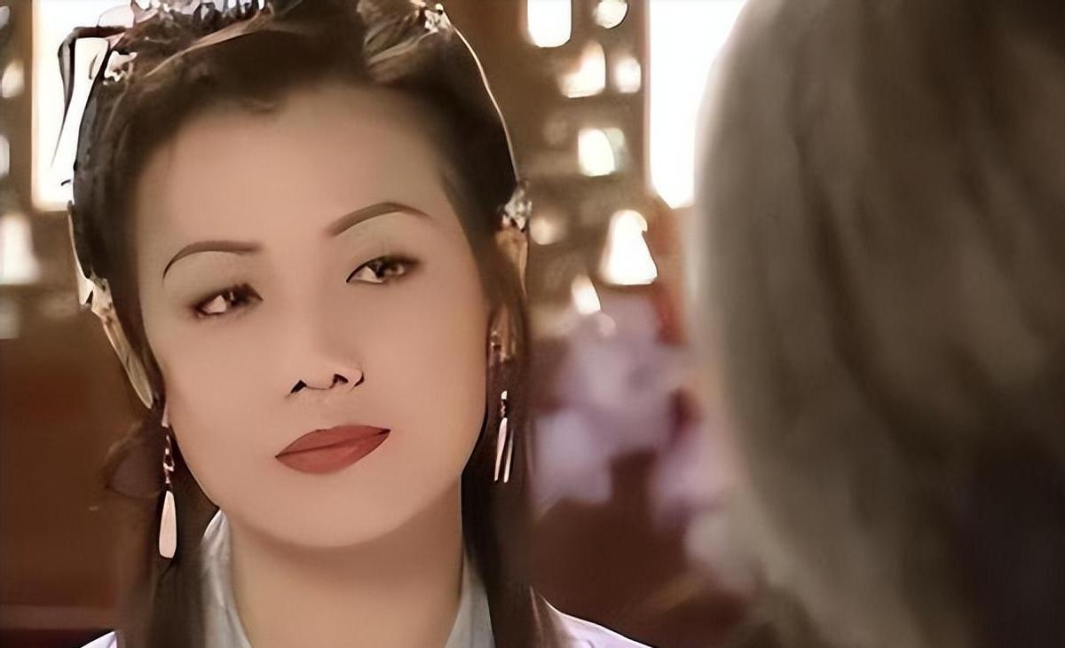 The most familiar actress died of exhaustion on the set, hundreds of ...