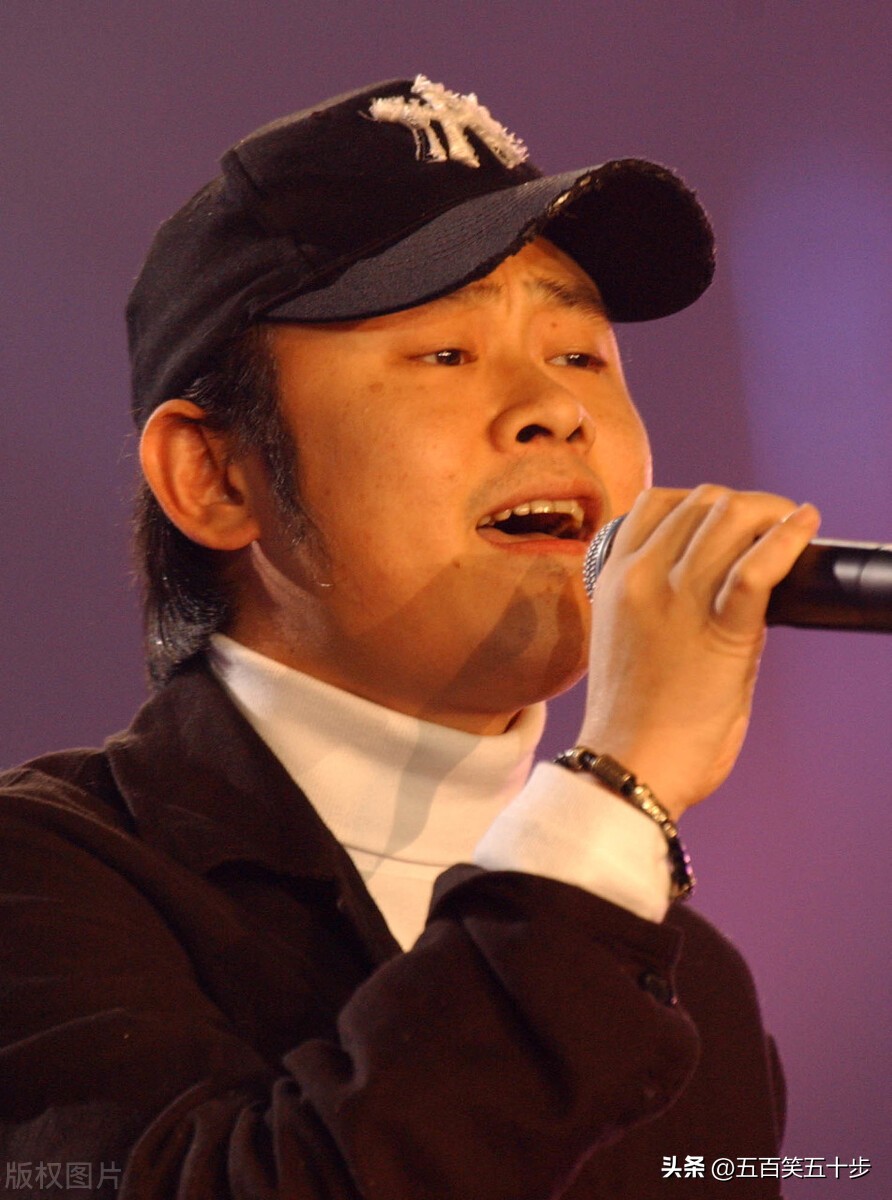 Singer Dolan is different from those so-called musicians. I don't know ...