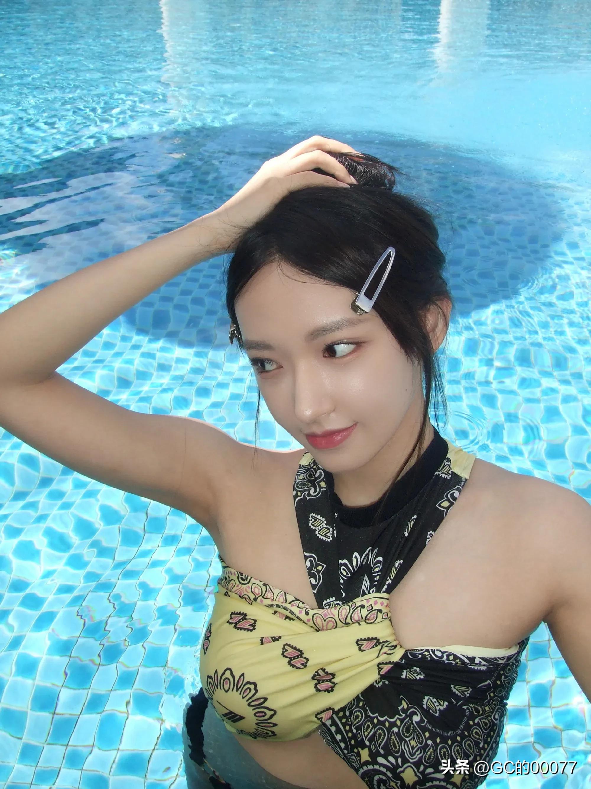 Star picture Cheng Xiao swimsuit - iMedia