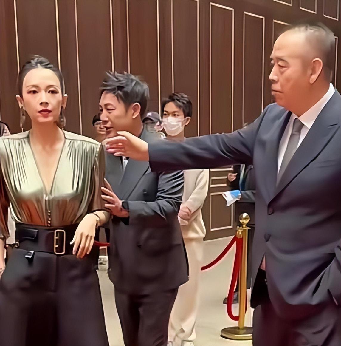 On the red carpet of the Beijing Film Festival, Zhang Ziyi, an ...