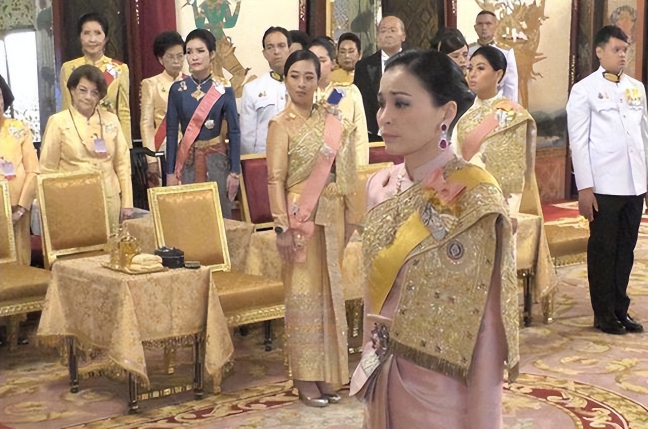 Thai Queen Suthida: A beautiful bodyguard turned queen, half of Chinese blood on her body ...
