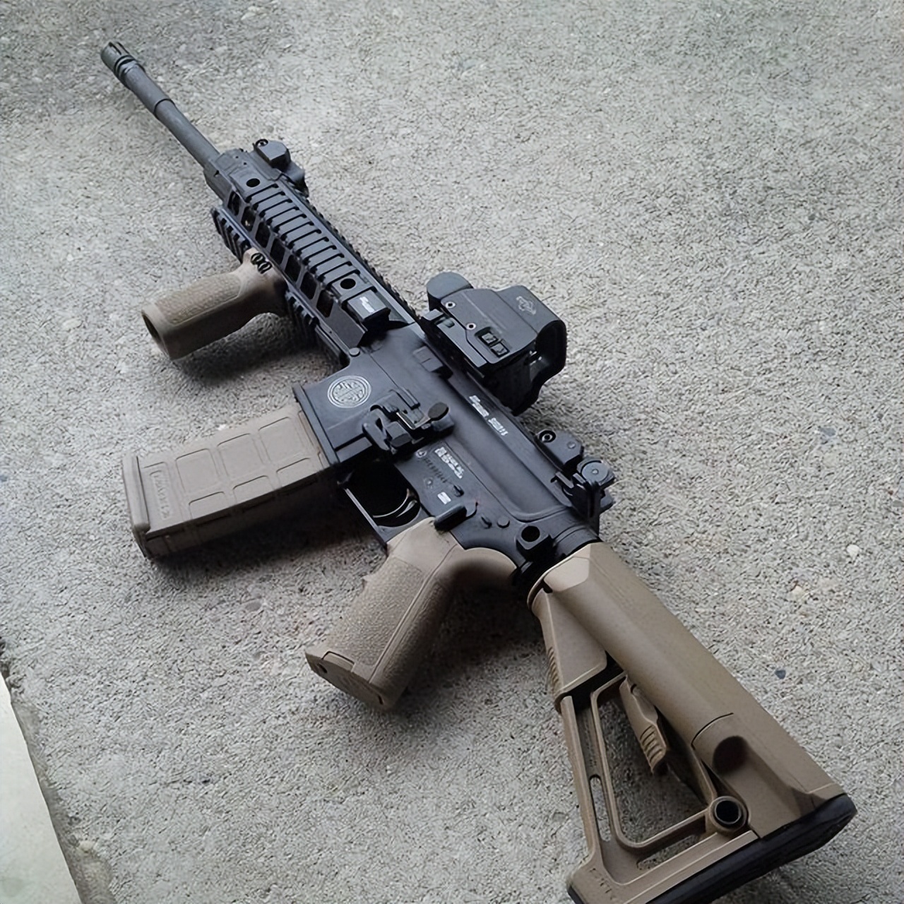 西格&紹爾 SG 516突擊步槍 - 資訊咖