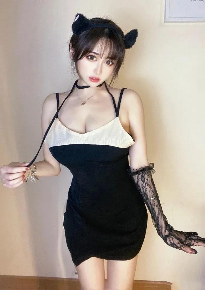 Net red beauty Xiao Jiujiu, Fengshen graceful, Huan Feiyan thin - iNEWS