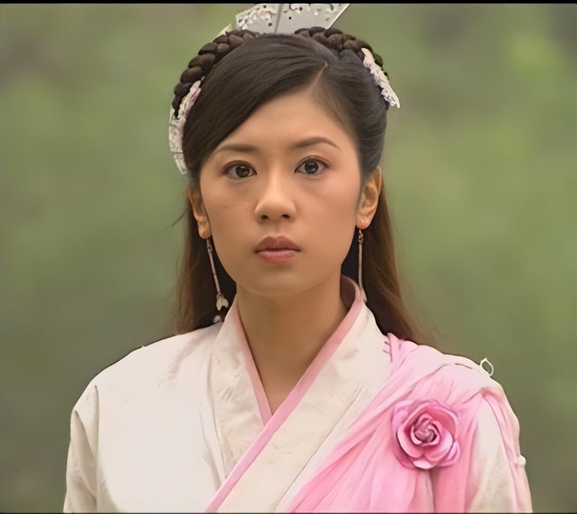 Inventory of the top 10 actresses who are "not tall enough to look good ...