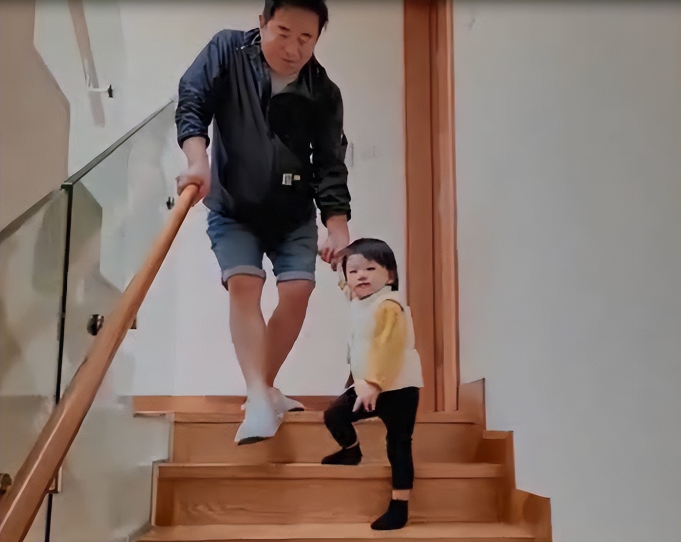 Lu Fang's 16-year-old rich wife and wife show off her baby!2-year-old ...