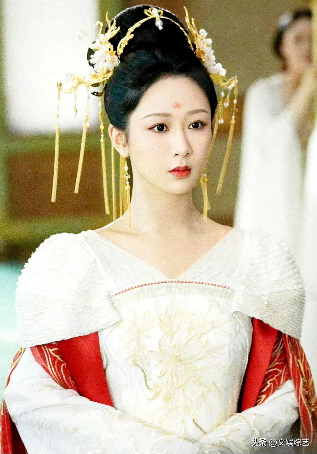 Yang Zi and Song Qian had a private date and dinner, two beauties were ...