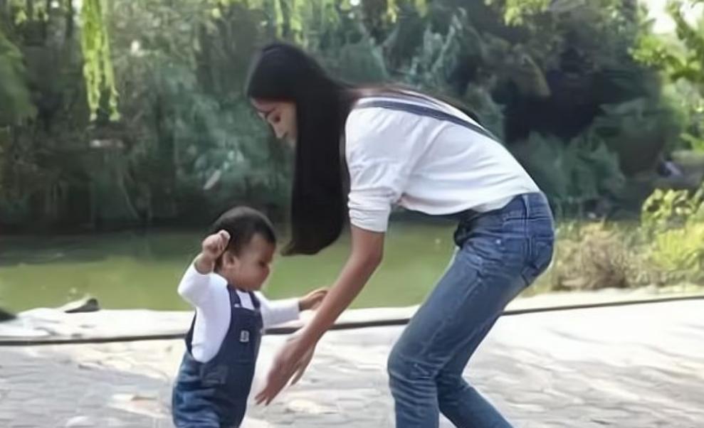 Why did Zhao Liying and Yang Ying not fight for custody of their ...