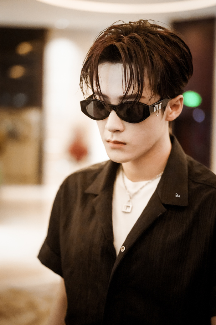 8.10 Picture: Li Yifeng, Yang Yang, Xue Kaiqi, Chen Weiting, Han ...