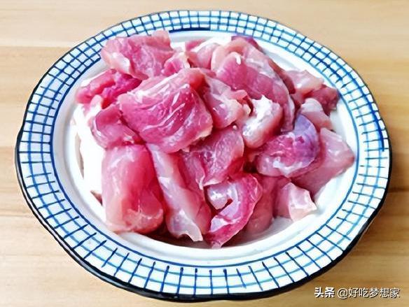 Washing pork, it is wrong to use cold water or hot water, teach you the ...