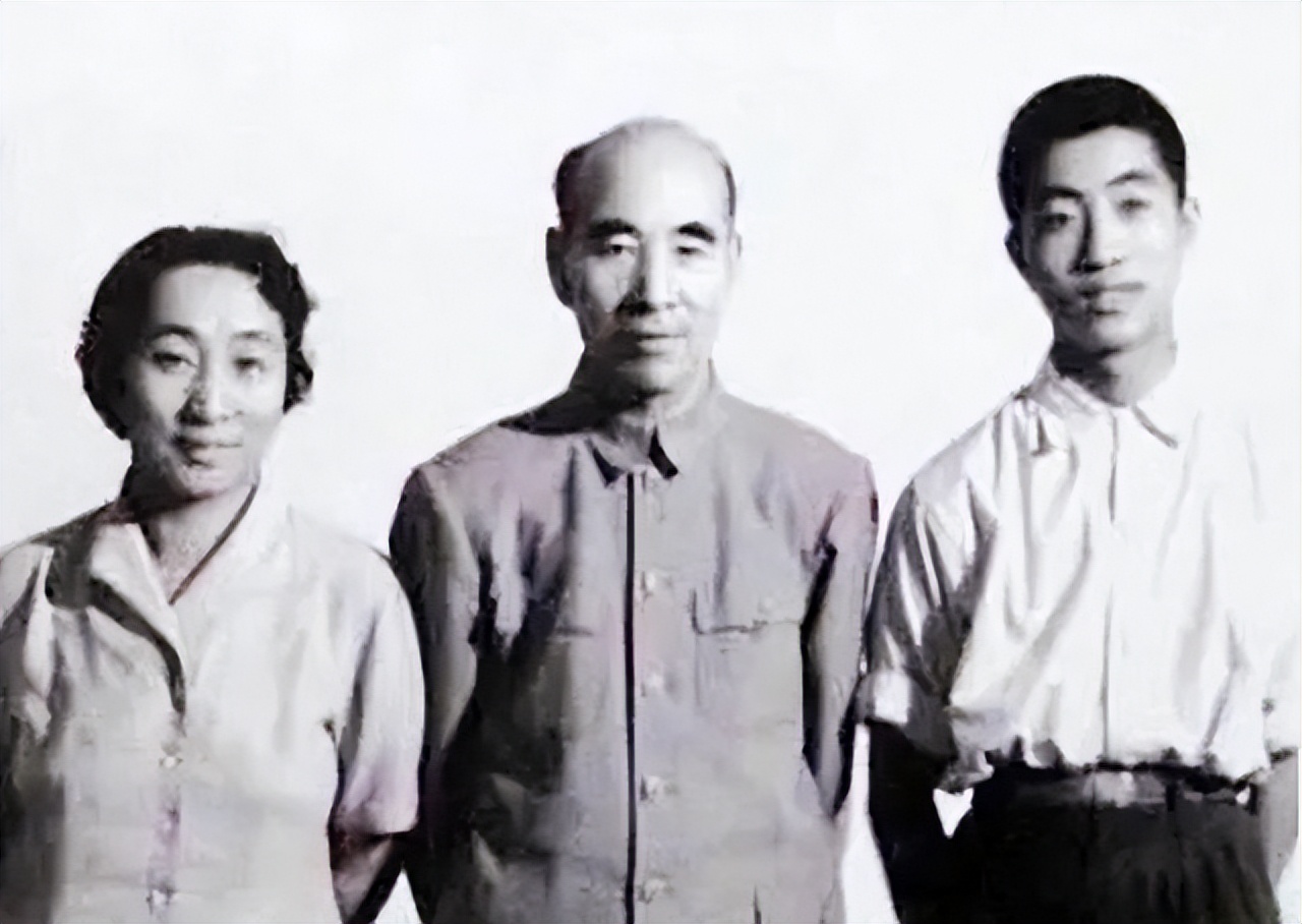 How beautiful is Zhang Ning who was chosen by Lin Liguo as his girlfriend? - iNEWS