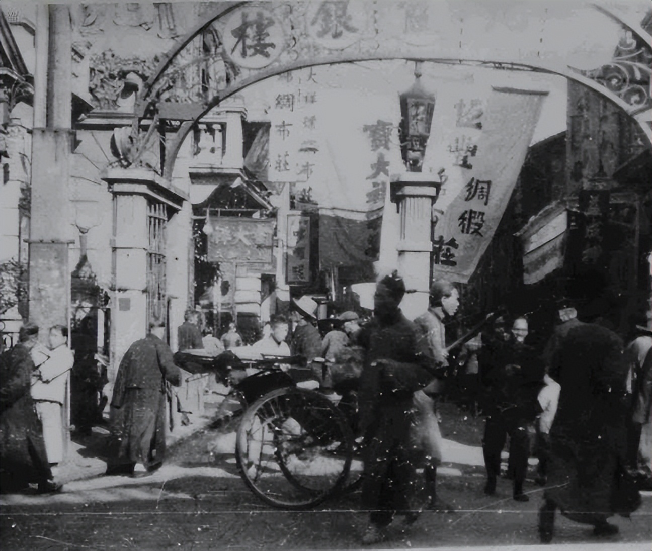 When the Qing Dynasty fell, where did the remaining millions of troops ...