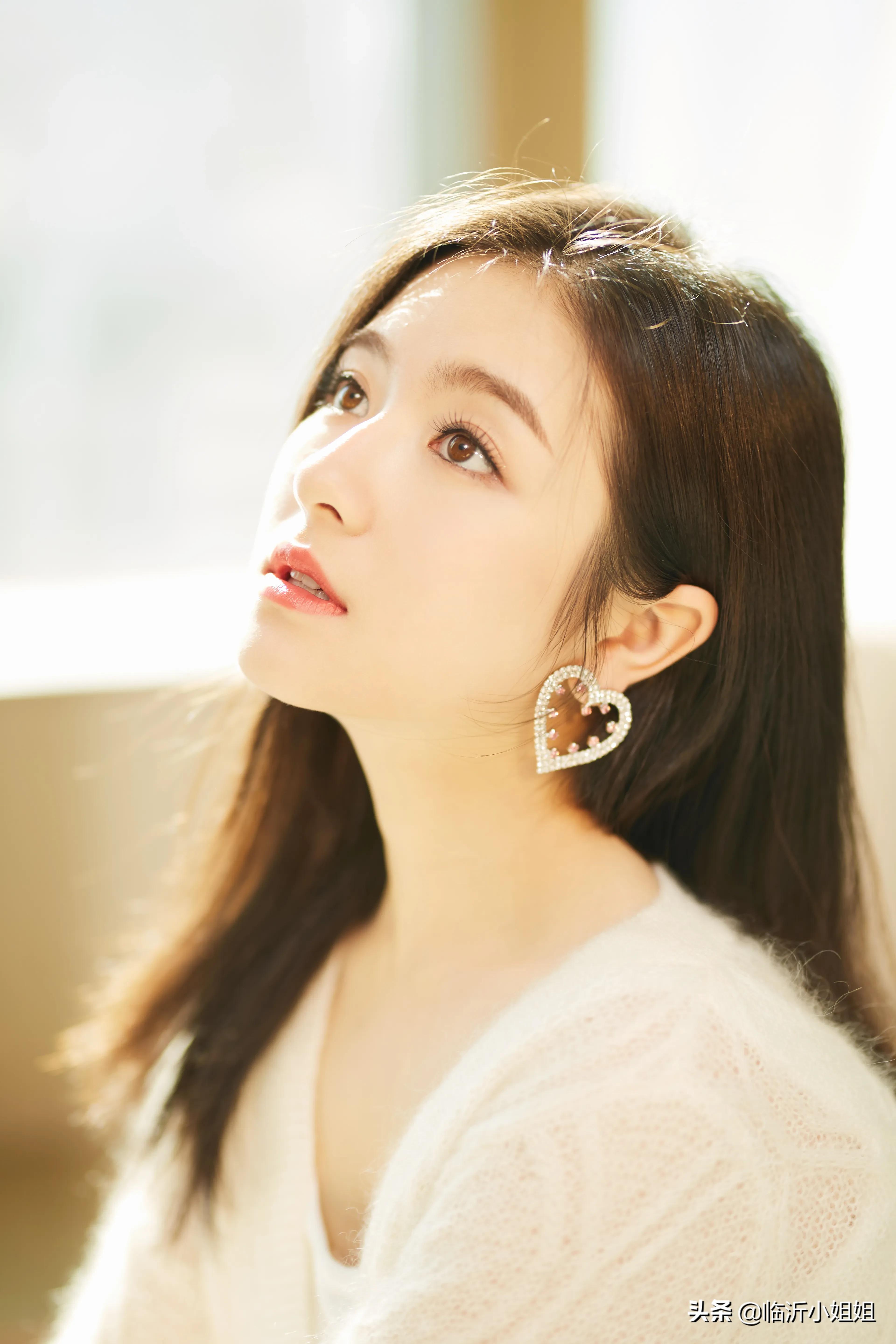 Li Randi, a beautiful girl with natural beauty, fresh appearance, sweet ...