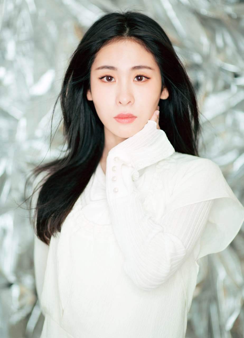 How is Zhang Bichen, who became popular with "Annual Rings" and had ...