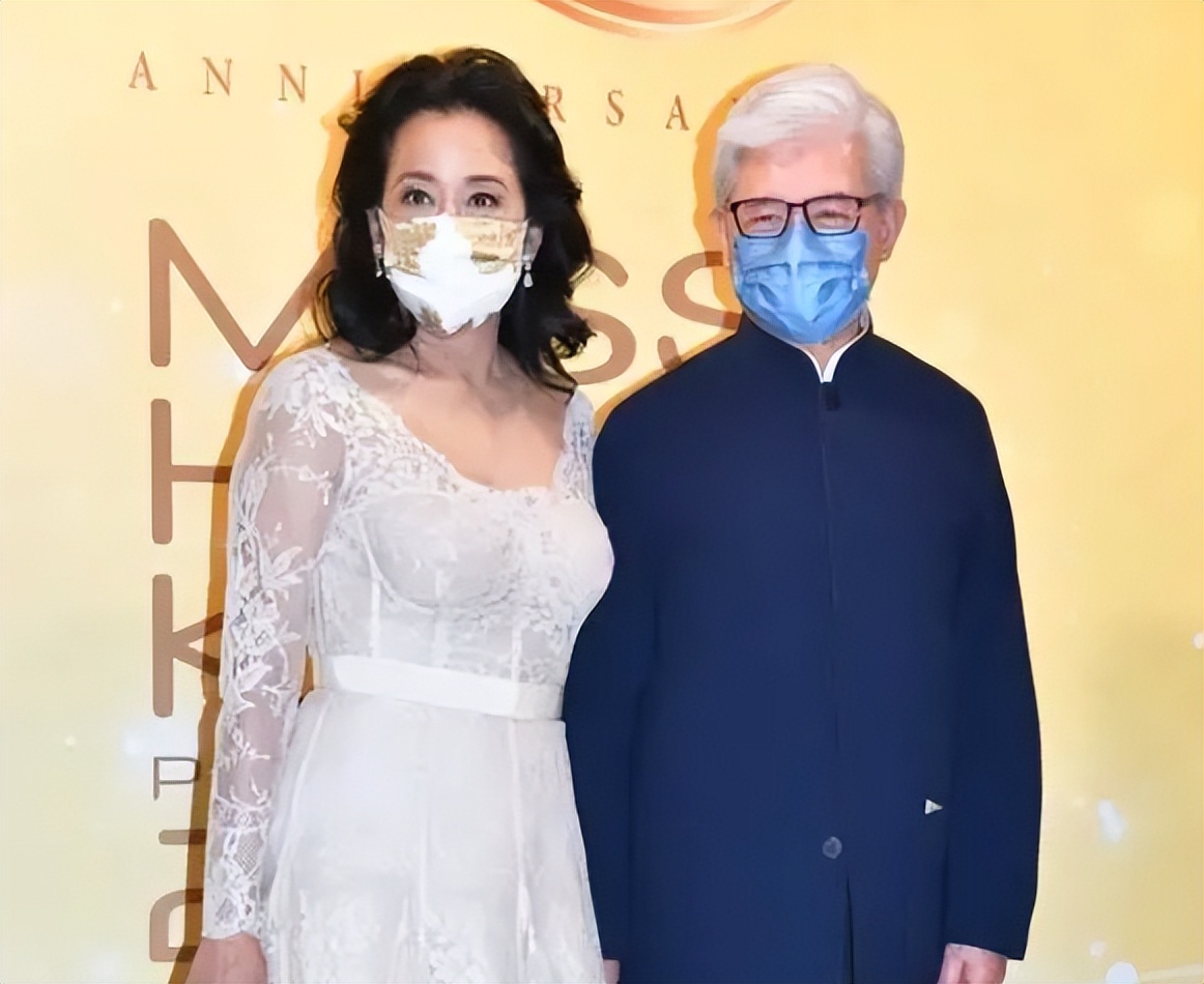 Zhu Lingling reunited with sisters from Hong Kong. She is still young ...