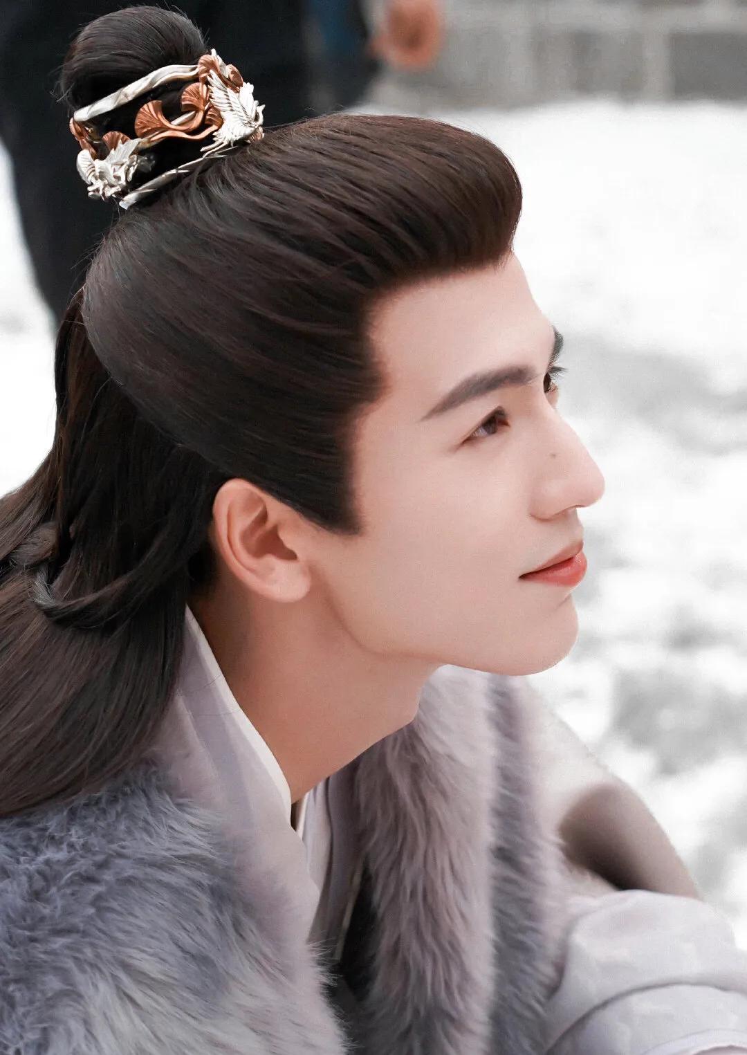 In the 3 chapters of Yang Mi's "Fox Demon", Chen Yao and Mao Zijun starred in "Thousand Faces ...