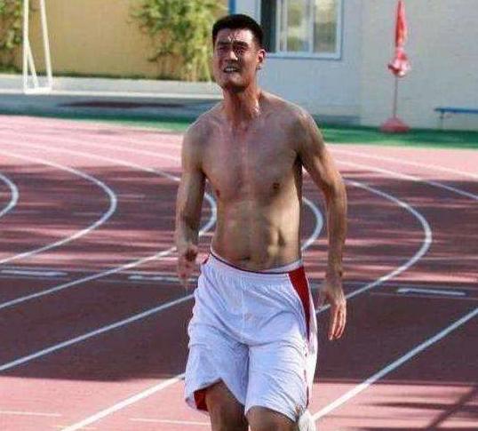 How unreal are Yao Ming's muscles?6-pack abs, conspicuous unicorn arm ...