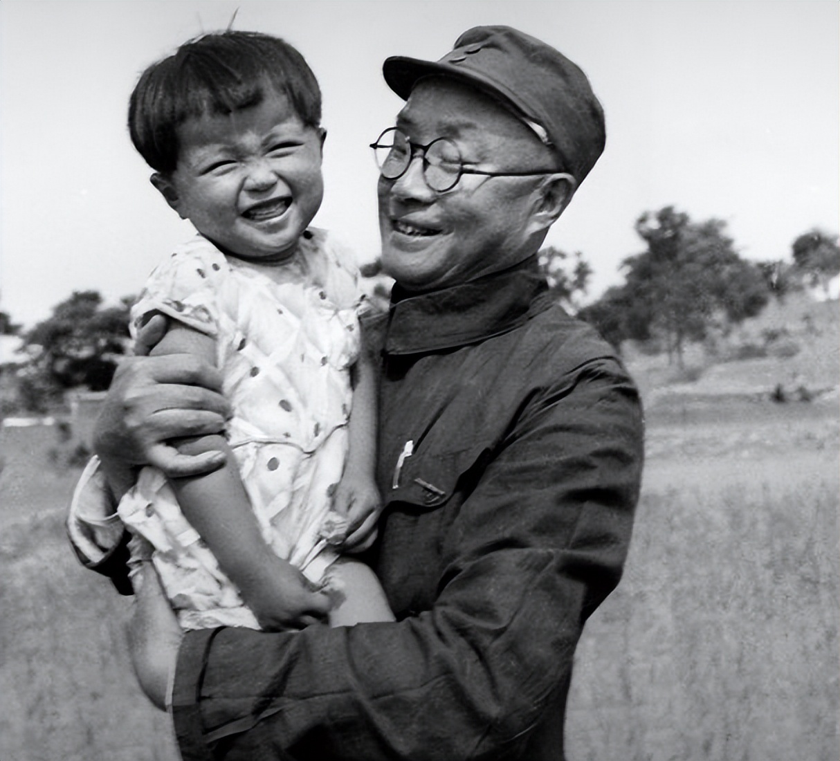In 1945, Liu Bocheng's 6-year-old daughter was killed in a strange way ...