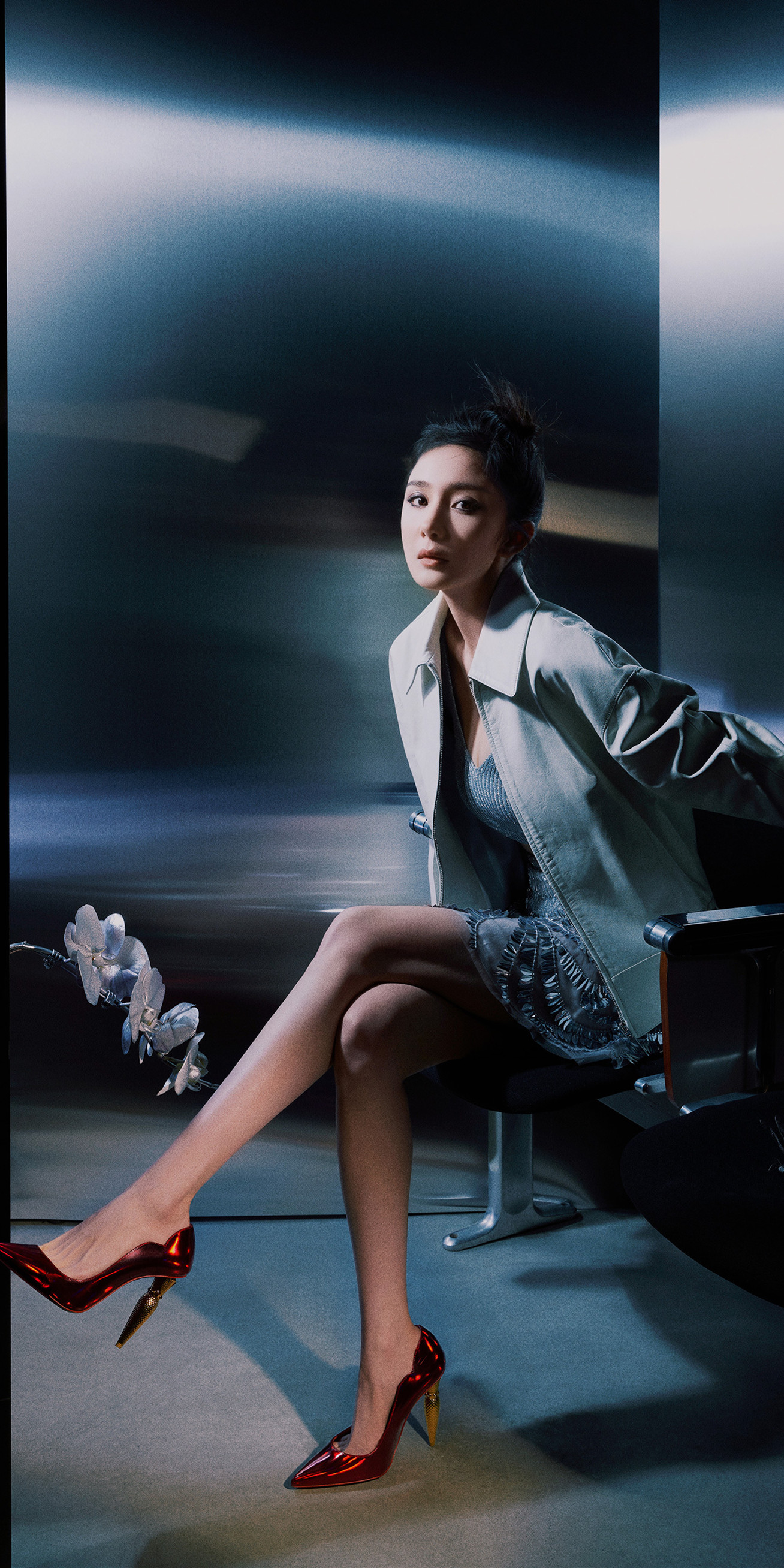 Yang Mi's new photo pictorial wallpaper, eye waves flowing, light ...