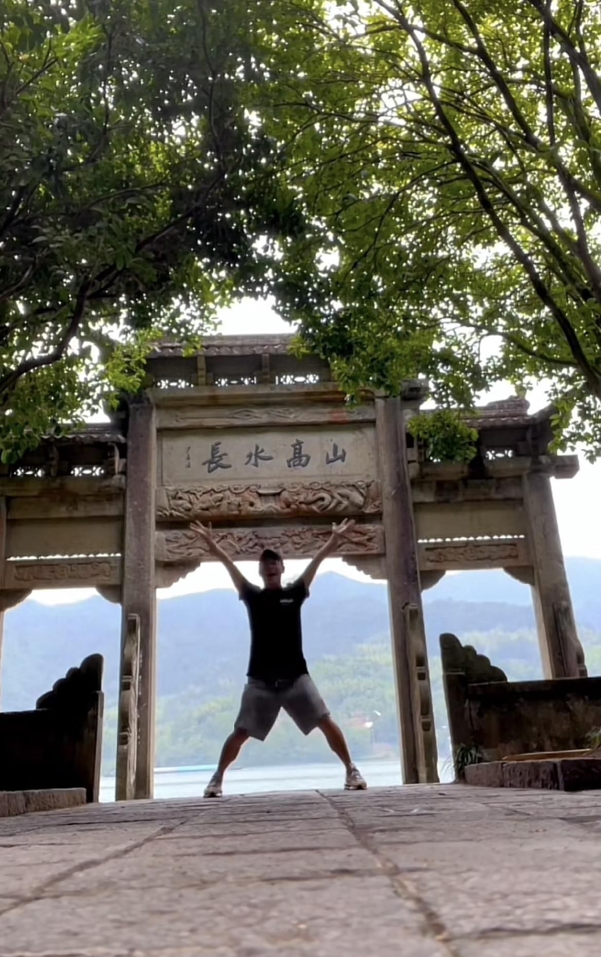 Sun Hao: Being single is not lonely, traveling with parents shows ...