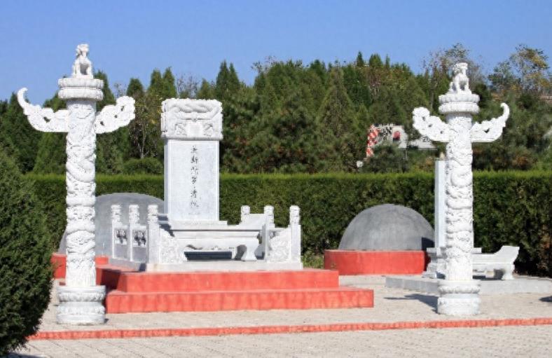 The last emperor Puyi passed away, but was buried in Babaoshan by Zhou ...