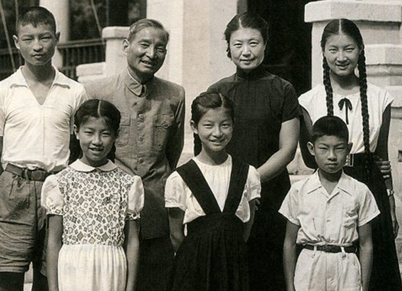 She once served as Chen Yun's secretary, married Chen Yun at the age of ...