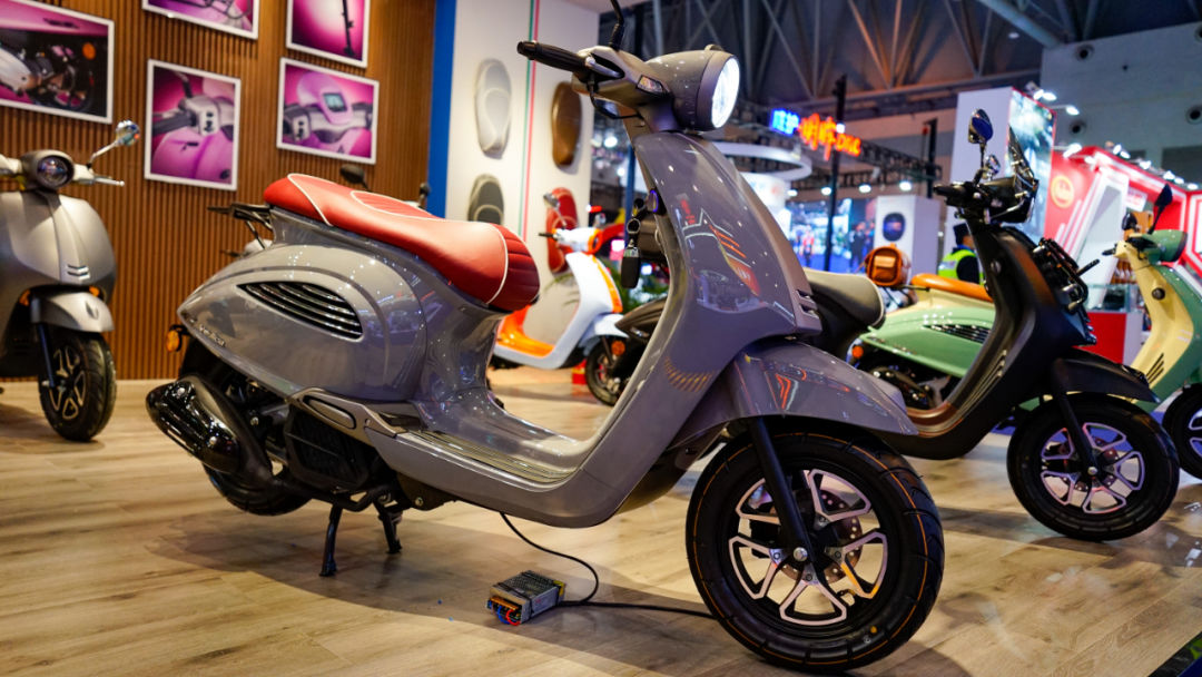 Geely's Jiming Motorcycle released Vasiiica150 retro pedal, the same ...