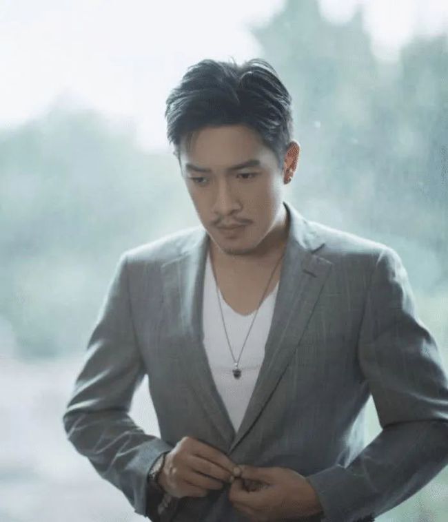 Zhang Boyu was once complained by his father, but now he can't recognize him as handsome - iNEWS