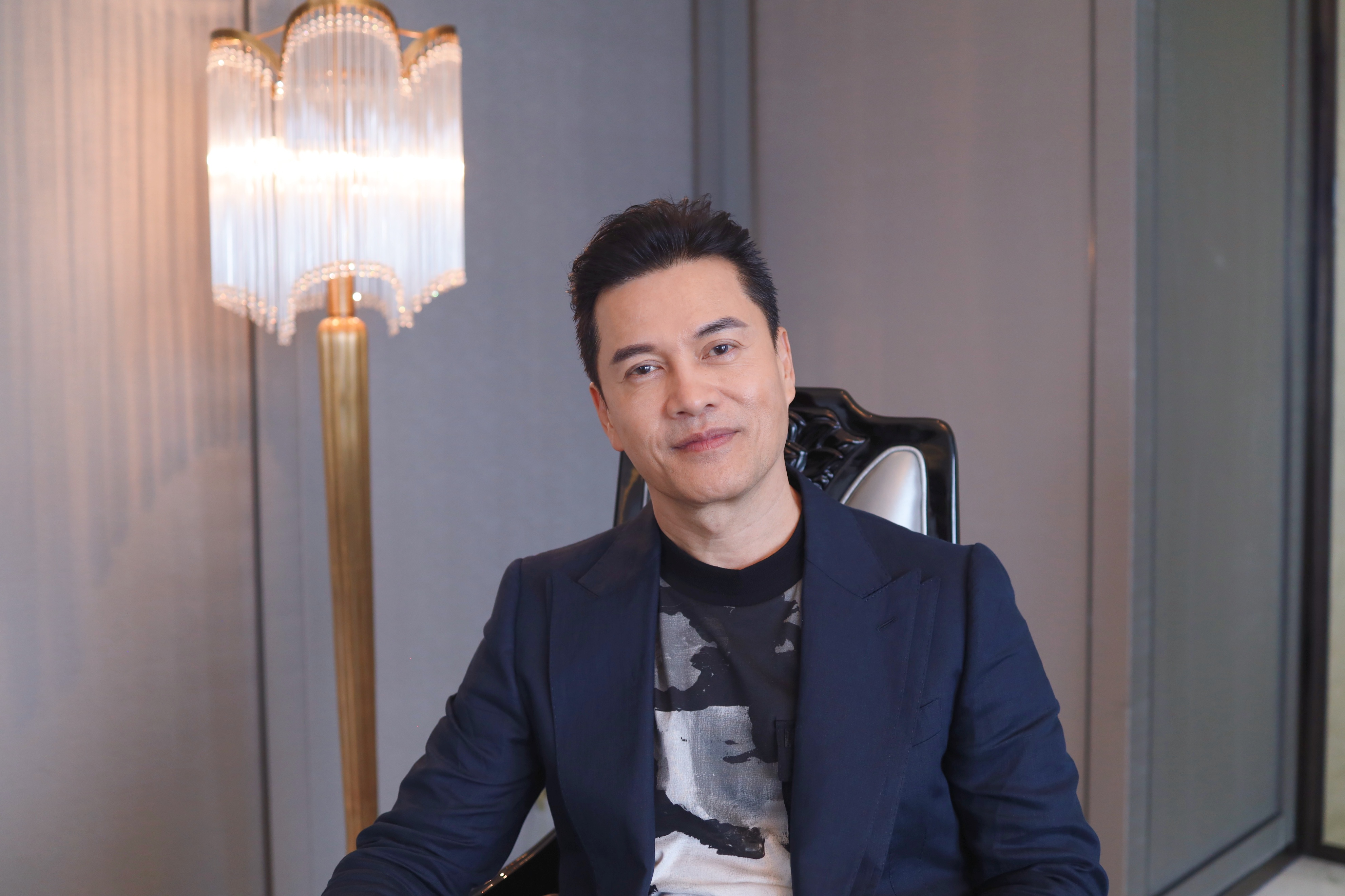 66-year-old Lv Liangwei is in a frozen age: 40 years old on the outside ...