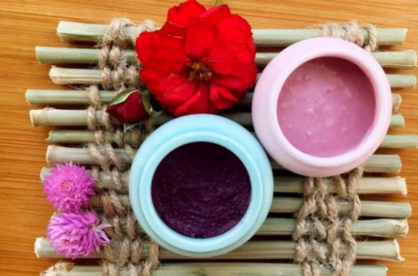 The lipstick brother in "A Dream of Red Mansions" - iNEWS