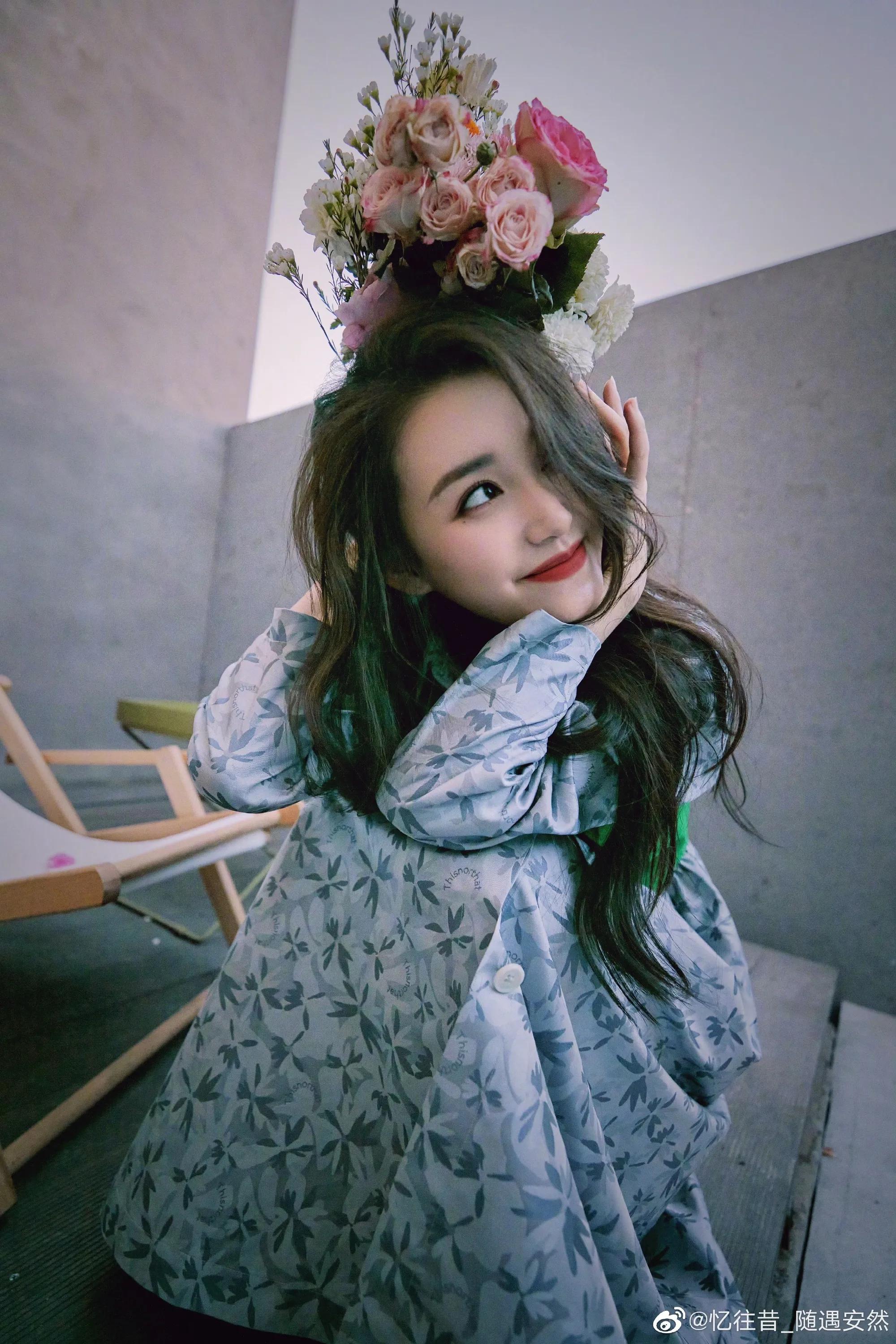 Beautiful picture of Jiang Yiyi - iNEWS