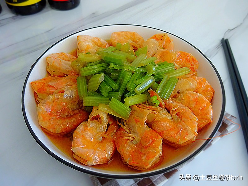 There are many benefits to eating shrimp in autumn. Don't boil it and ...