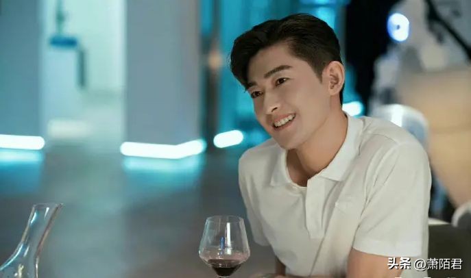 Zhang Han's new drama appeared controversial, pulling Wang Xiaochen's underwear belt in public ...