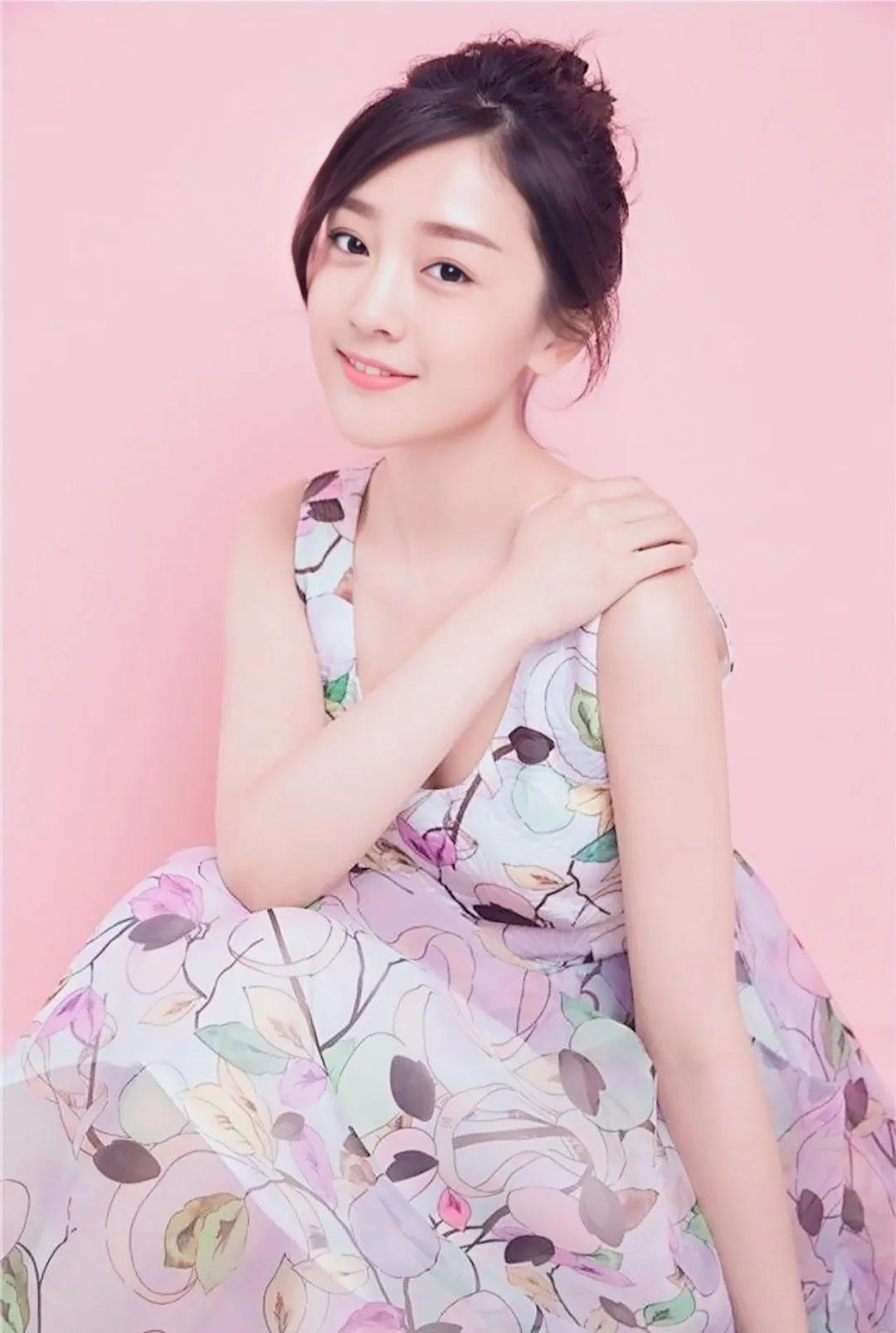 Beautiful actress: He Hua - iMedia