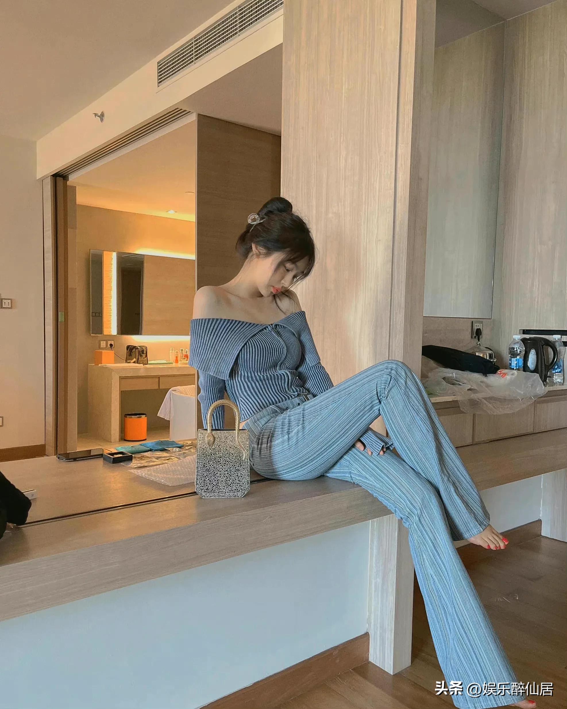 Li Feier shows off her figure, her slender figure is as light as "Zhao ...